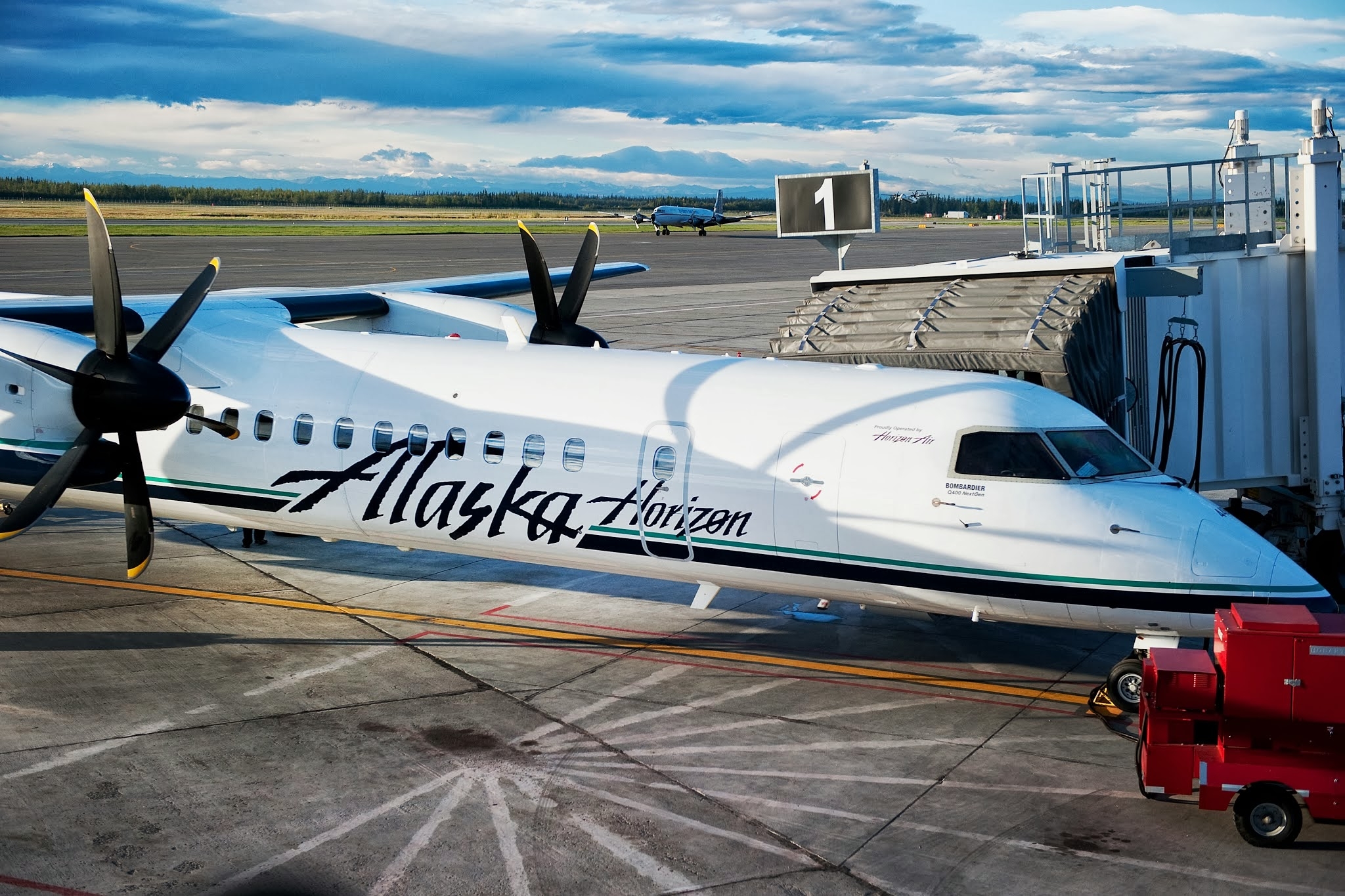 5 things to know about Horizon Air - Alaska Airlines, Hawaiian Airlines ...