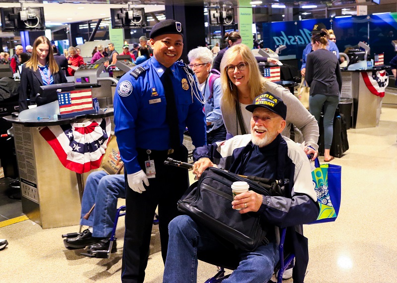 ‘Honor Flights’ take veterans to D.C. war memorials - Alaska Airlines ...