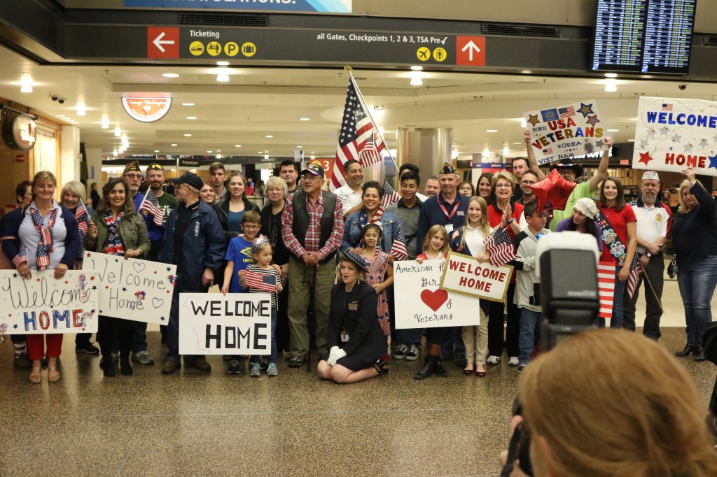 ‘Honor Flights’ take veterans to D.C. war memorials - Alaska Airlines ...