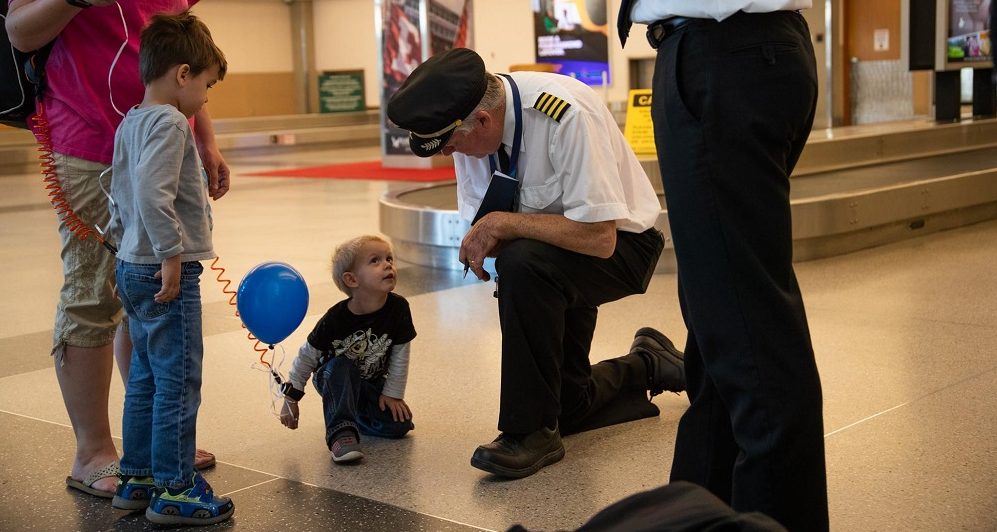 The fear of flying: Helping kids with autism ease into air travel ...