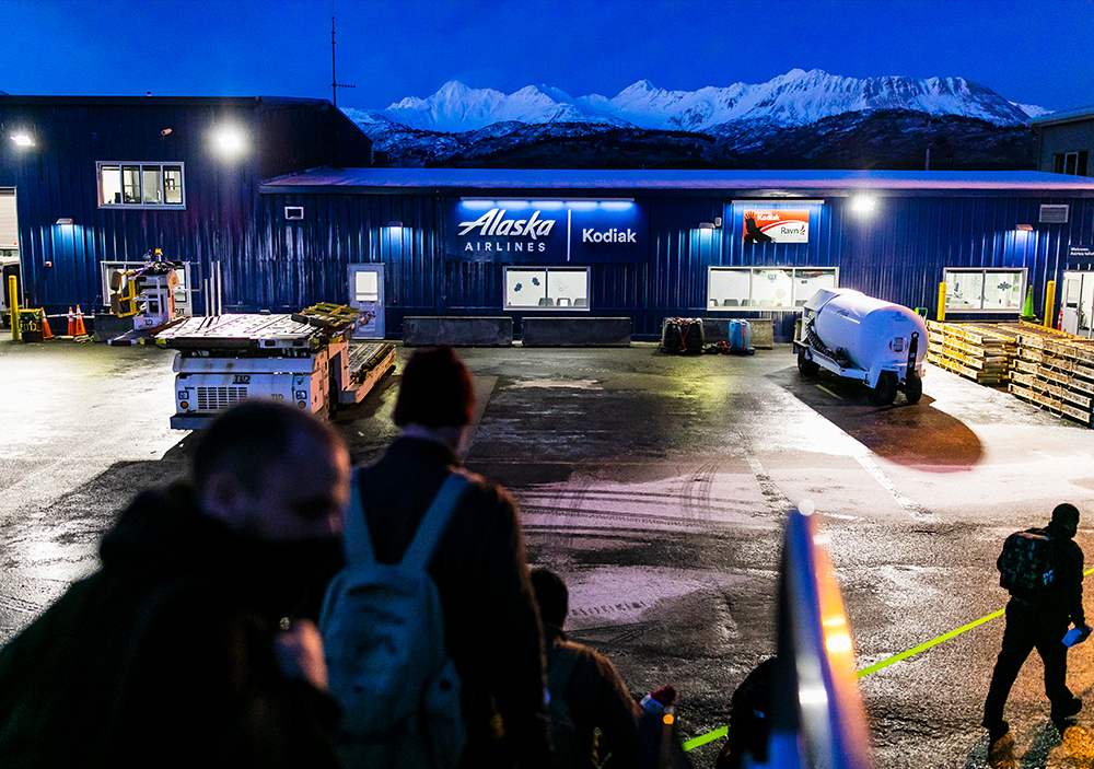 Alaska Airlines transports lifesaving COVID-19 vaccine safely to rural ...