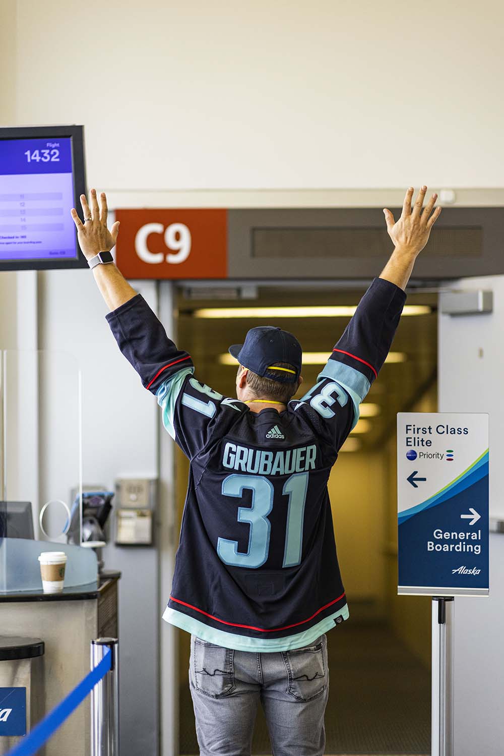 Alaska Airlines releases the Kraken (on a plane) just in time for NHL ...