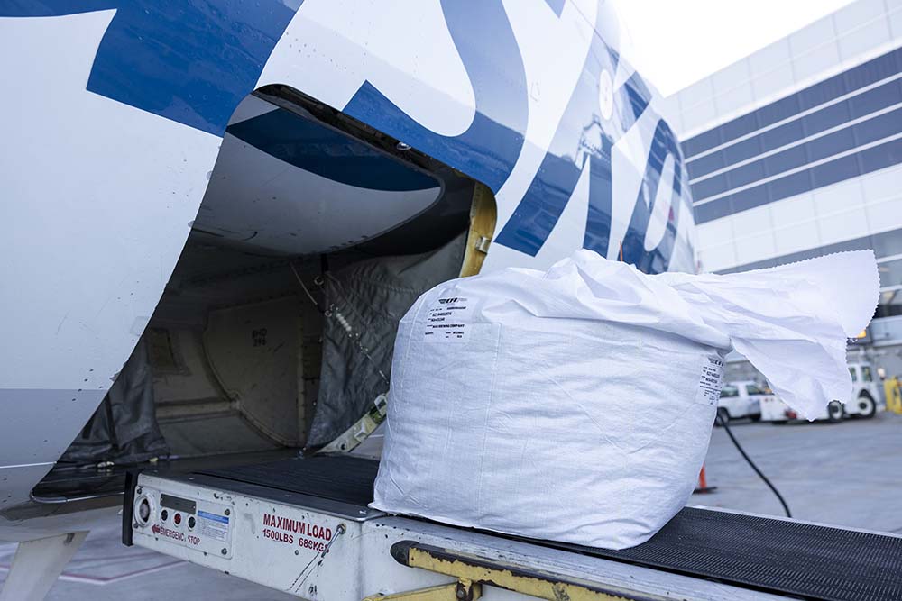 From up top to the tap: Alaska Airlines pulls off ultimate beer run in ...