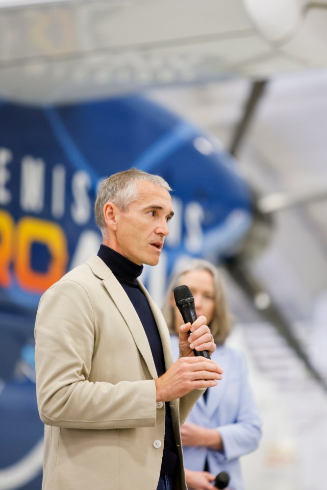 Alaska Airlines and ZeroAvia begin developing world’s largest zero ...
