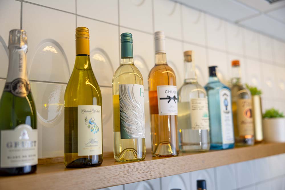 Alaska Airlines reopens renovated D Concourse Lounge in Seattle as part ...