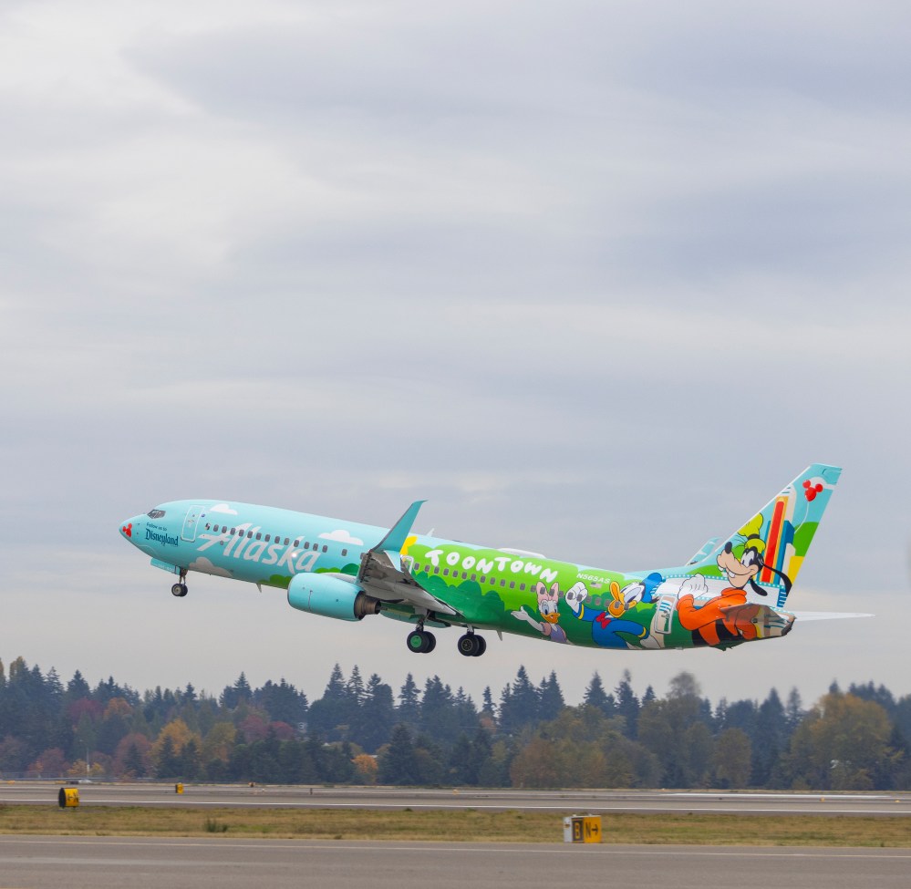 Alaska Airlines debuts new ‘Mickey’s Toontown’-themed airplane ...