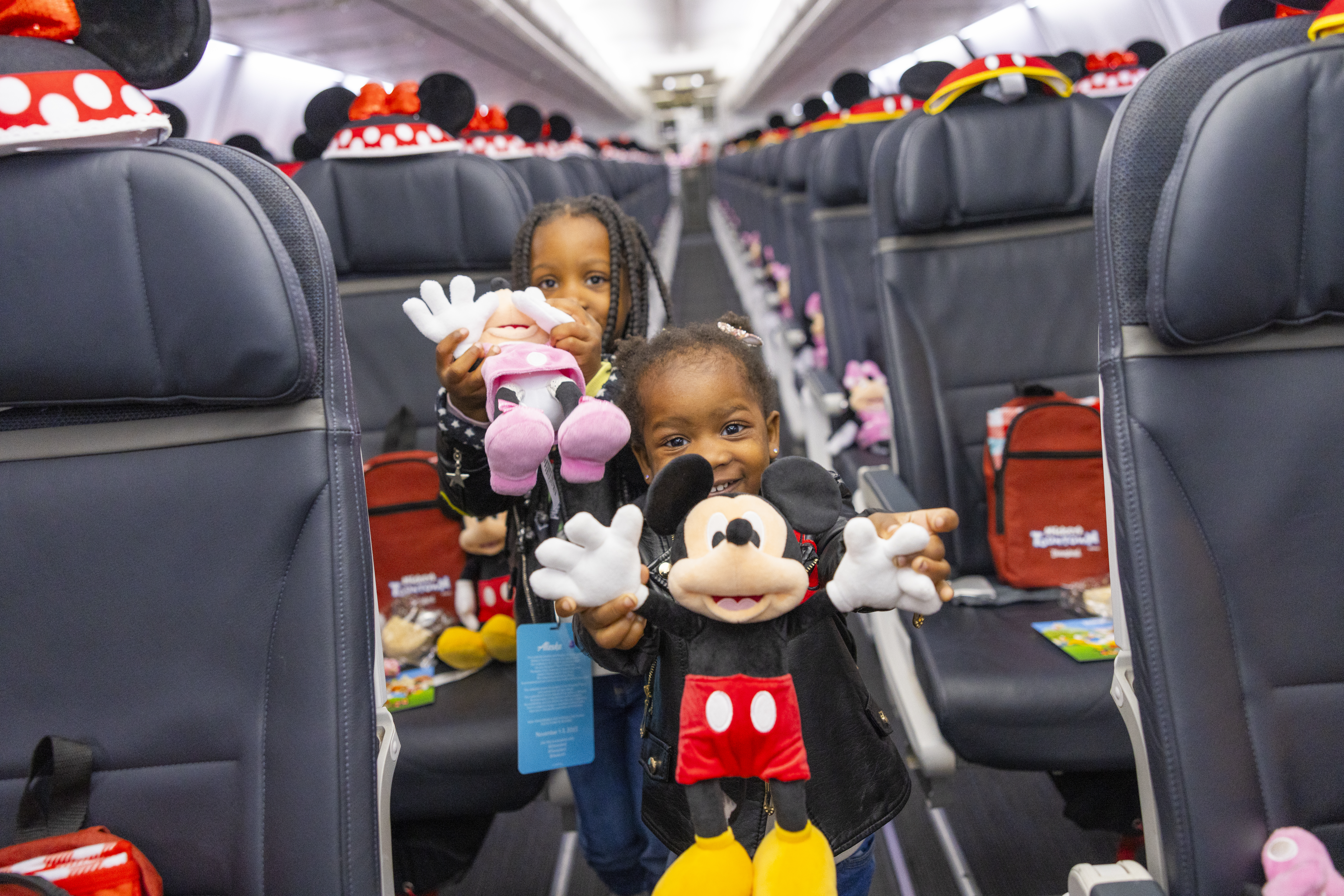 Alaska Airlines debuts new ‘Mickey’s Toontown’-themed airplane ...