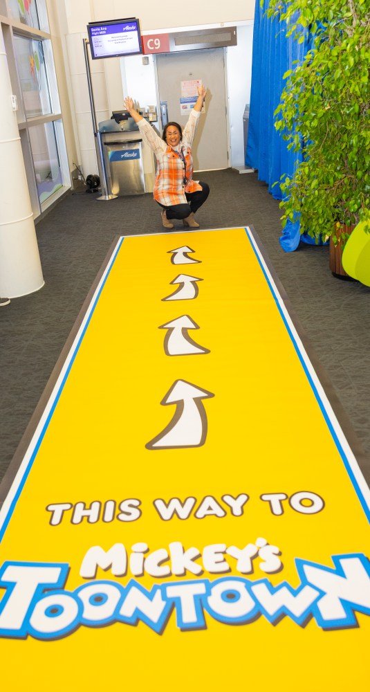 Alaska Airlines debuts new ‘Mickey’s Toontown’-themed airplane ...