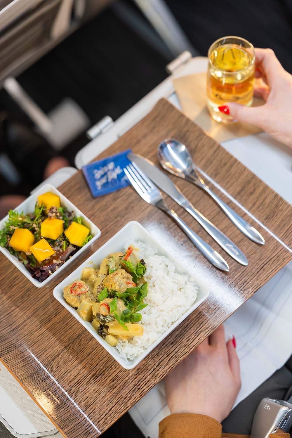 Alaska Airlines brings West Coast flair to premium food and beverage ...