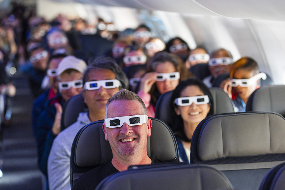 Experiencing the eclipse at 35,000 feet: How two Alaska Airlines ...