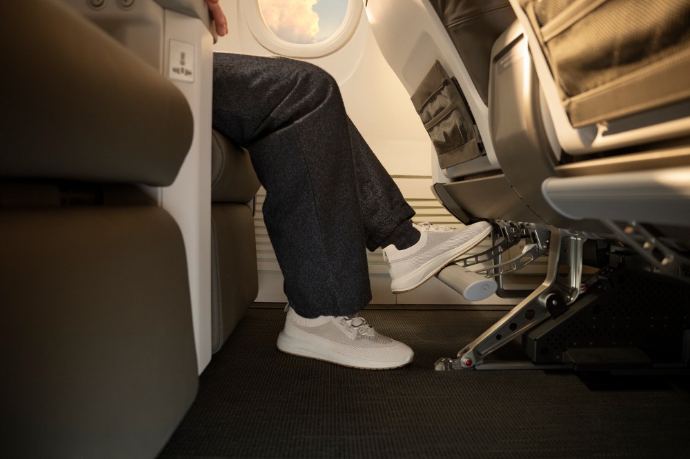 Alaska Airlines announces major expansion of First Class and Premium ...