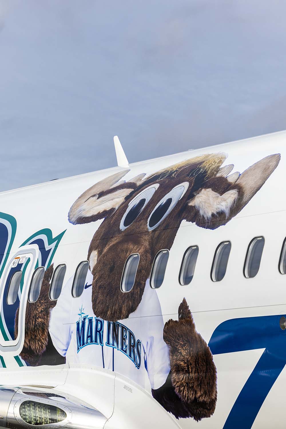 Alaska Airlines celebrates historic Seattle Mariners season with flight ...