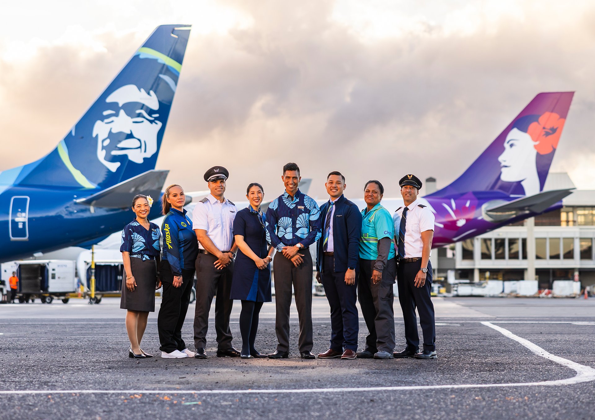 Alaska Airlines completes acquisition of Hawaiian Airlines, expanding ...