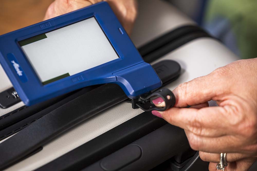 3 Takeaways from our Electronic Bag Tag Launch - Alaska Airlines ...