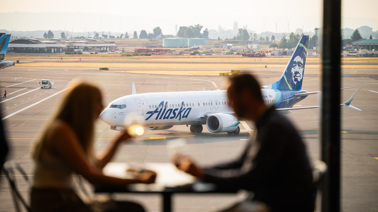 Alaska Airlines Portland (PDX) Terminal - Alaska Airlines, Hawaiian ...