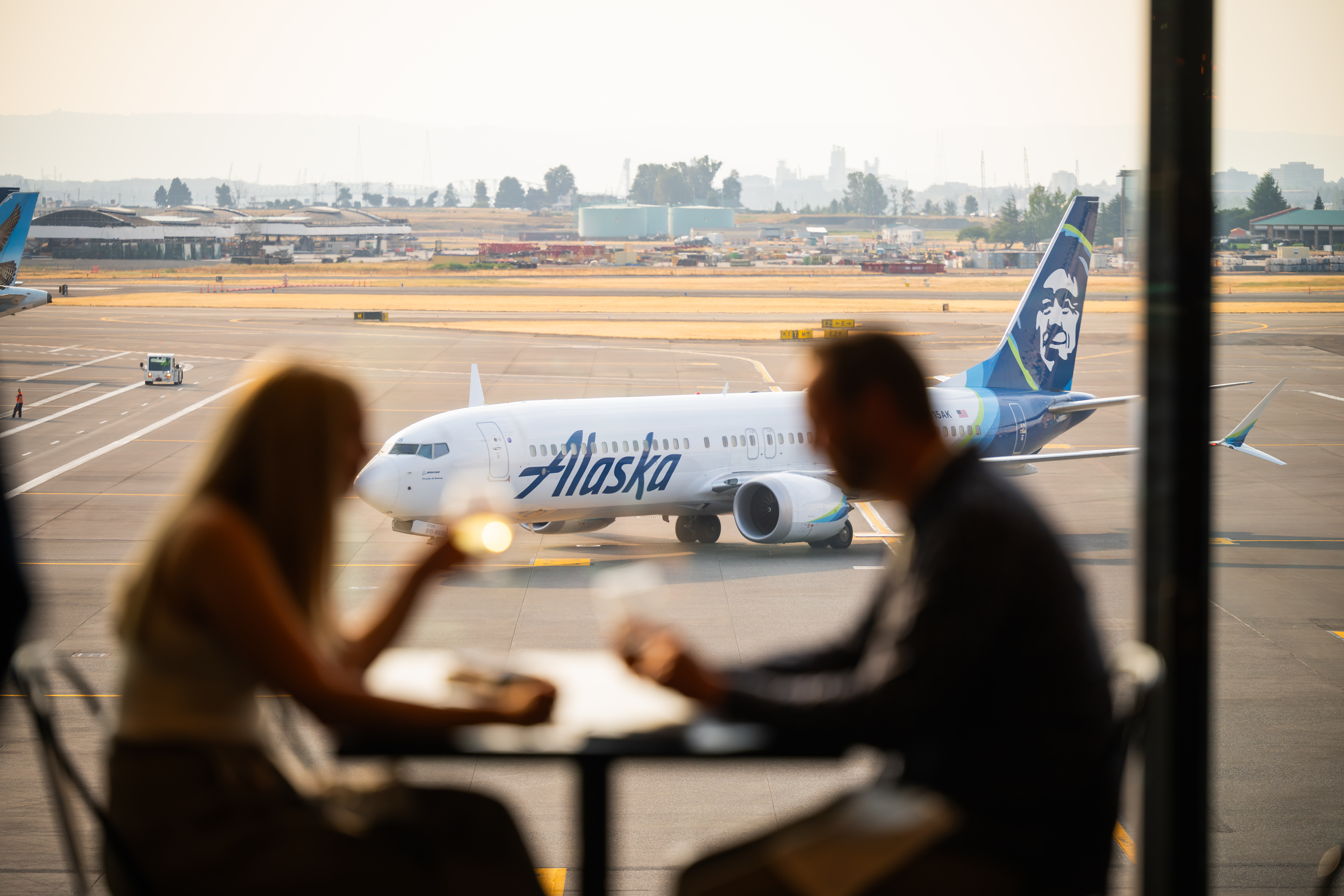 Alaska Airlines Portland (PDX) Terminal - Alaska Airlines, Hawaiian ...